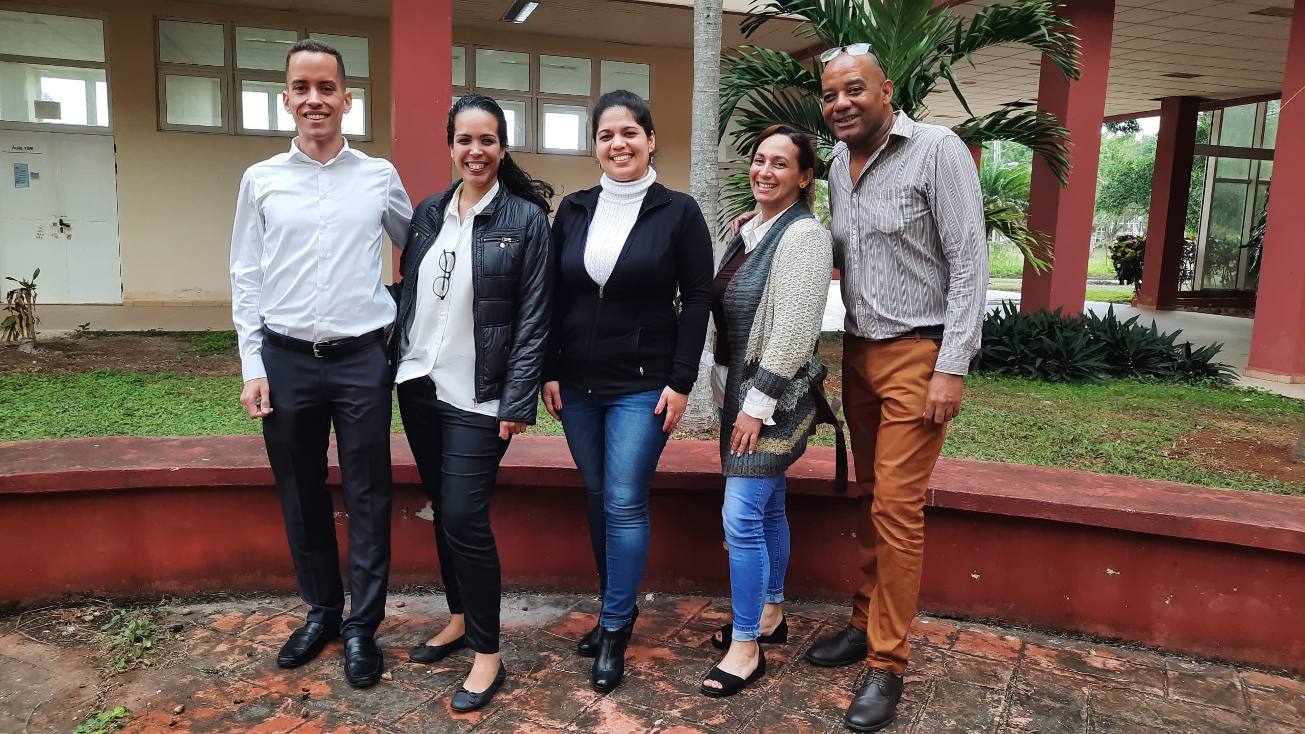 Premian a ganadores de la edición cubana del concurso "Mi tesis en tres ...